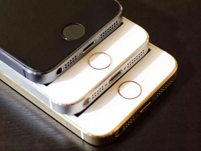 iPhone Barmaq izi skaneri sındırılması hücumçuya Uçuş rejimindən istifadə edərək Apple ID-ni oğurlamağa imkan verir 11848_1