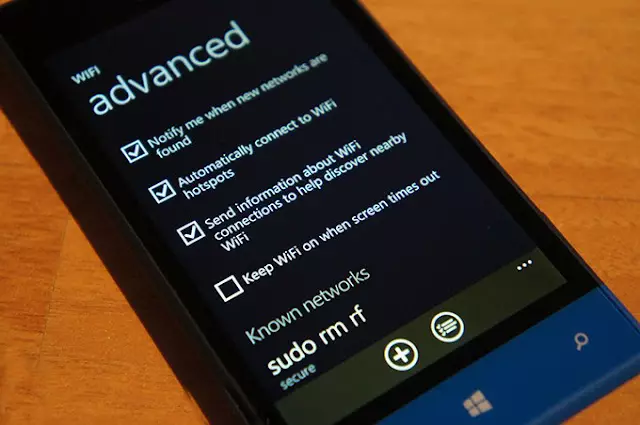 Hackers tuaj yeem nyiag Windows Phone passwords siv Wi-Fi qhov tsis zoo