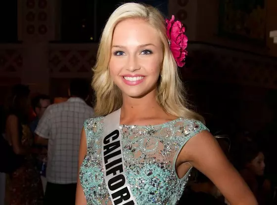 FBI handtók 19 ára tölvuþrjóta sem réðst inn í vefmyndavél Miss Teen USA