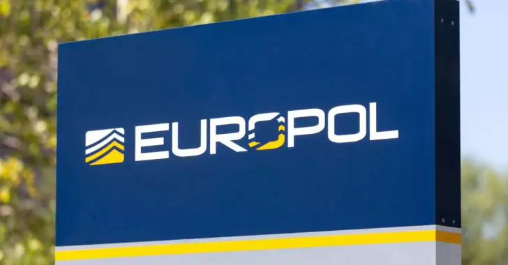 Europol stopper kriminalringen, arresterer over 100 svindlere på nettet 3754_1